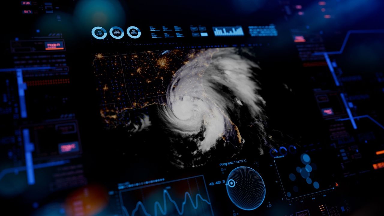 TSR lowers its forecast for intense Atlantic hurricanes this season ...